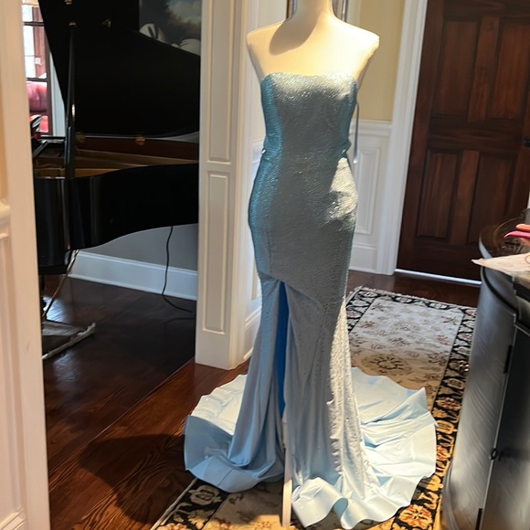 Dresses | A Gorgeous Prom Dress | Poshmark